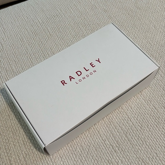 RADLEY LONDON | Bags | Radley London Gift Box With Tissue Paper Scottie ...
